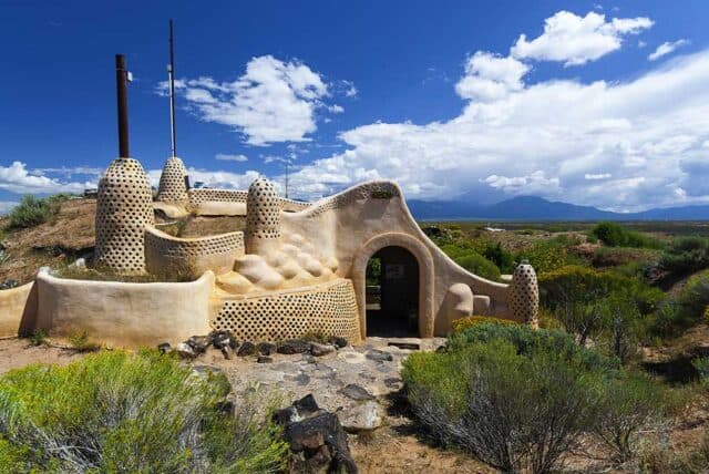 7 Reasons Why Earthships Are Awesome - Off Grid World