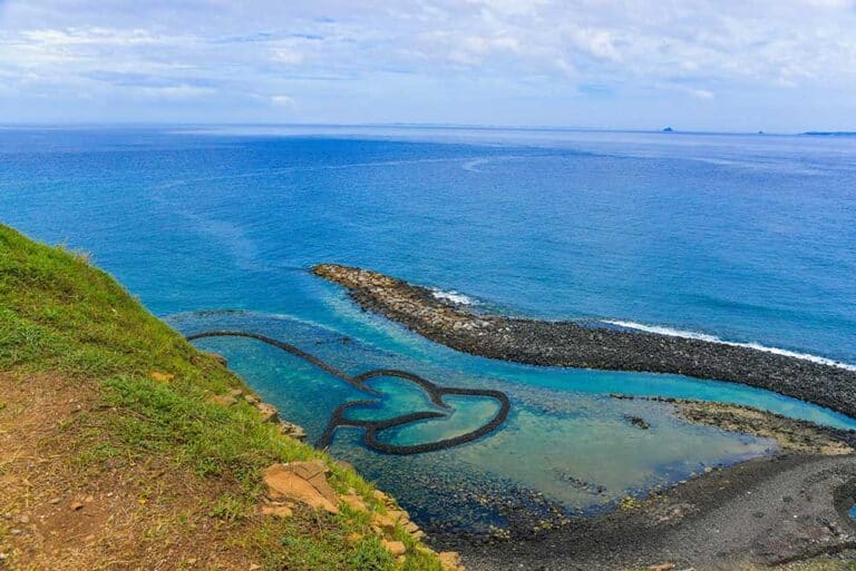 How to Make a Survival Fish Trap - Off Grid World