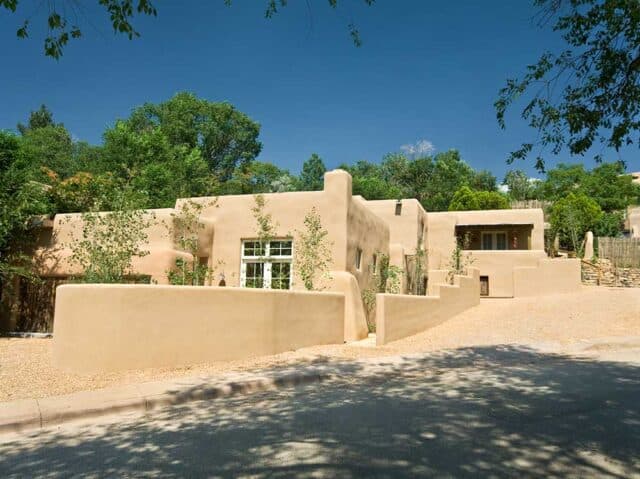 6 Beautiful Natural Built Homes - Off Grid World