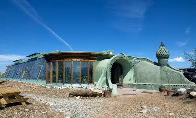 Living Off The Grid: What Does It Mean? - Off Grid World