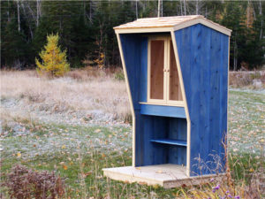 Honey 'Sells Itself' at DIY Roadside Honey Stands - Off Grid World