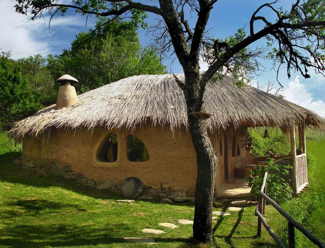 Cob House Pros and Cons - Off Grid World