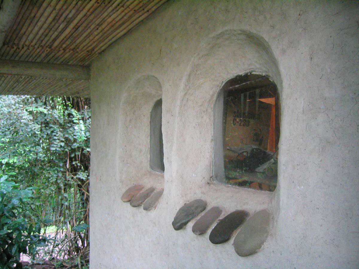 Cob House Pros and Cons - Off Grid World